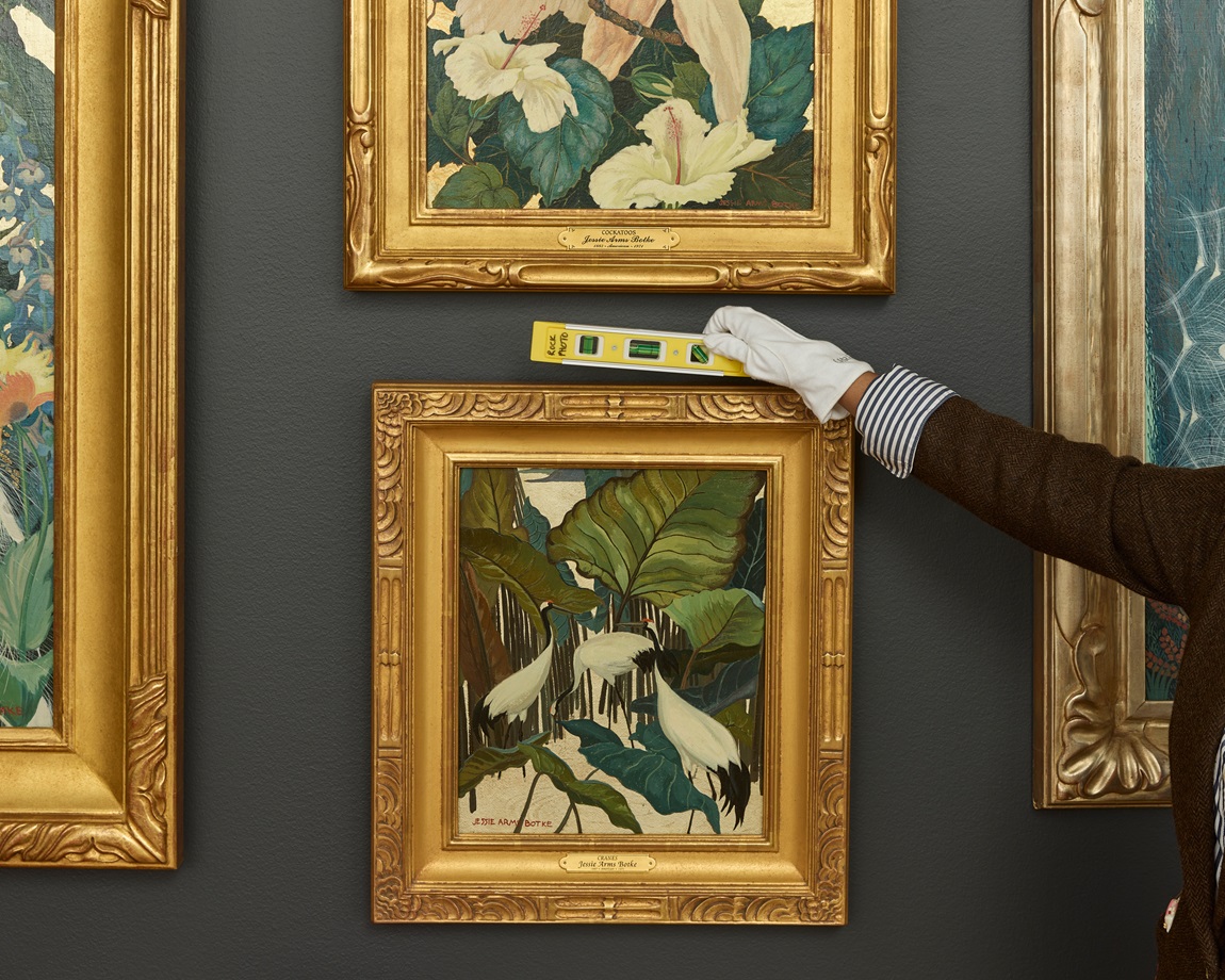 Hanging art salon style: everything you need to know