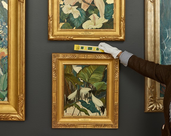 Hanging art salon style: everything you need to know