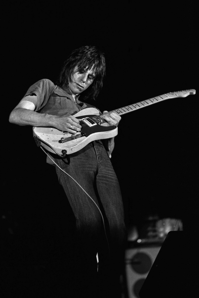 Jeff Beck: 10 guitars that shaped a legend | Christie's