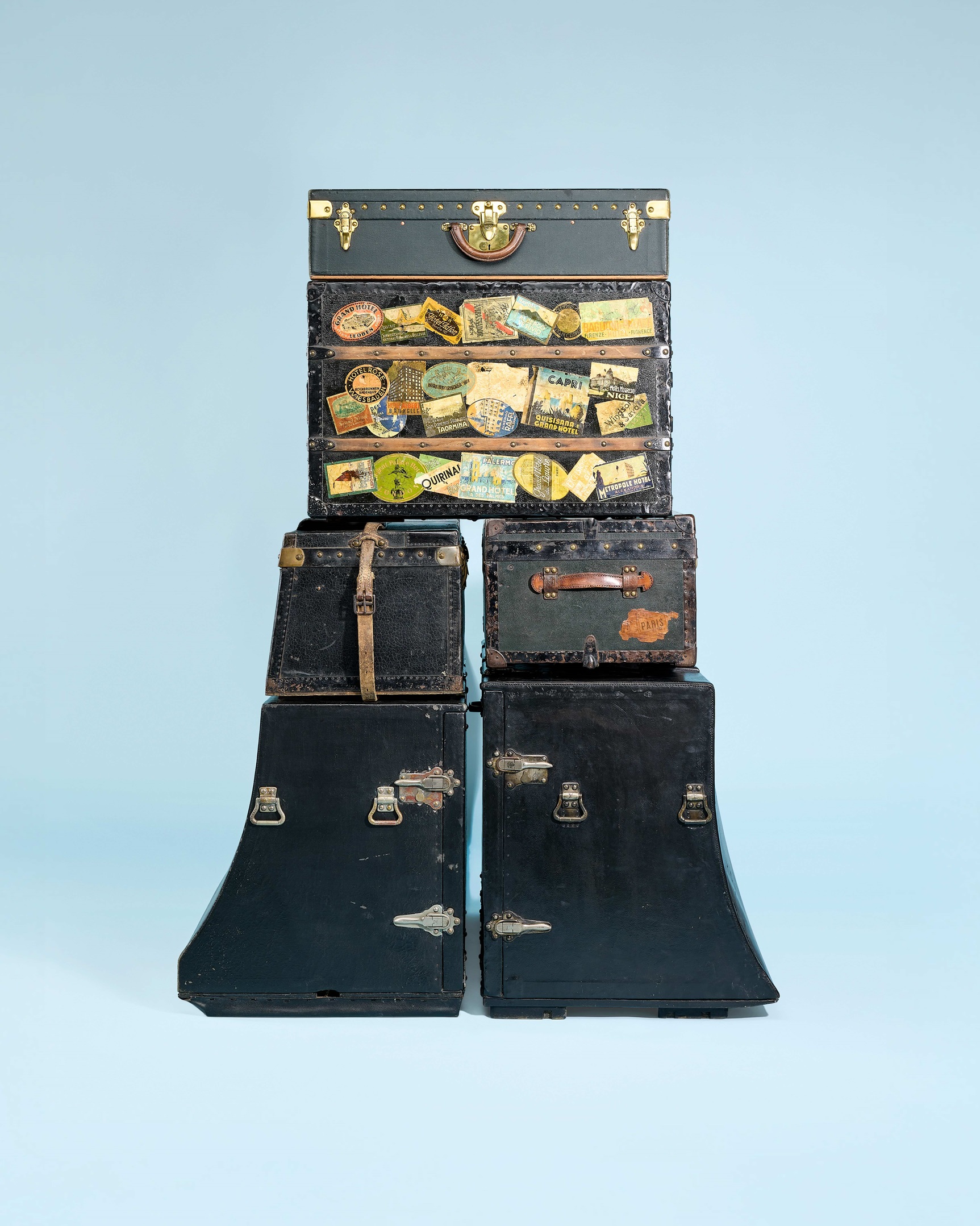 Expert guide & history of vintage Louis Vuitton trunks
