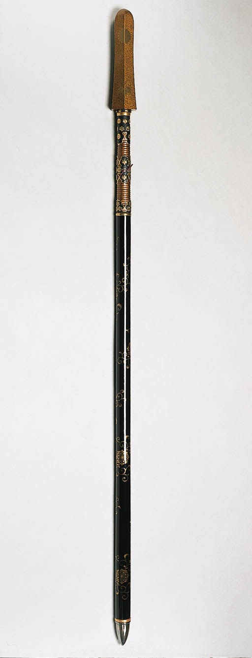 A FINELY MOUNTED YARI , MEI: MUNEIE, EDO PERIOD (18TH CENTURY) | Christie's