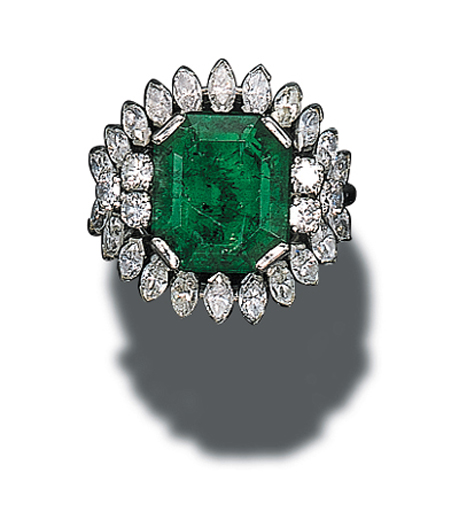 A GROUP OF UNMOUNTED DIAMONDS | Christie's