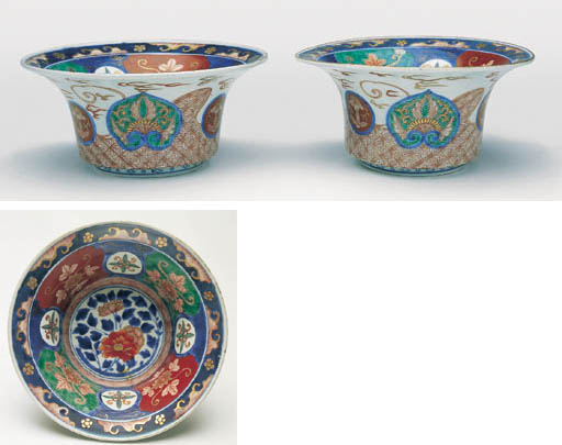 AN OUTSTANDING ENAMELLED LOBED DISH , EARLY EDO PERIOD (LATE 17TH ...