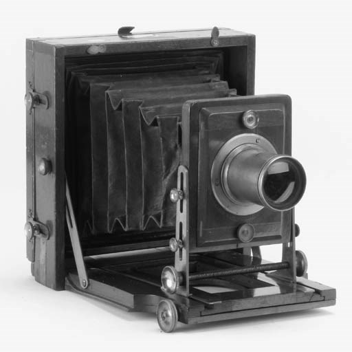 Instantograph 1888 field camera | Christie's