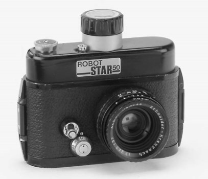 Robot Star 50 no. 208725 | Christie's