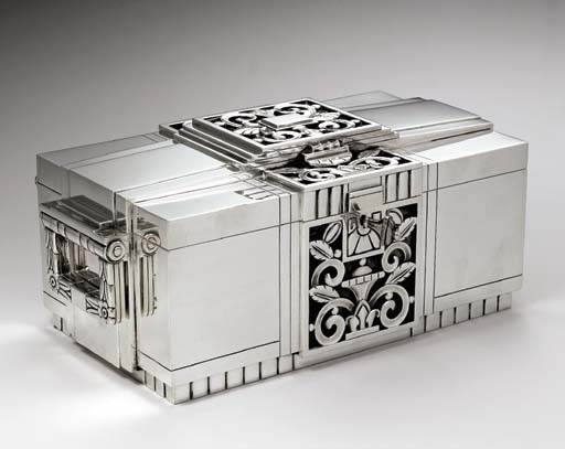 A FINE SILVER JEWELRY BOX