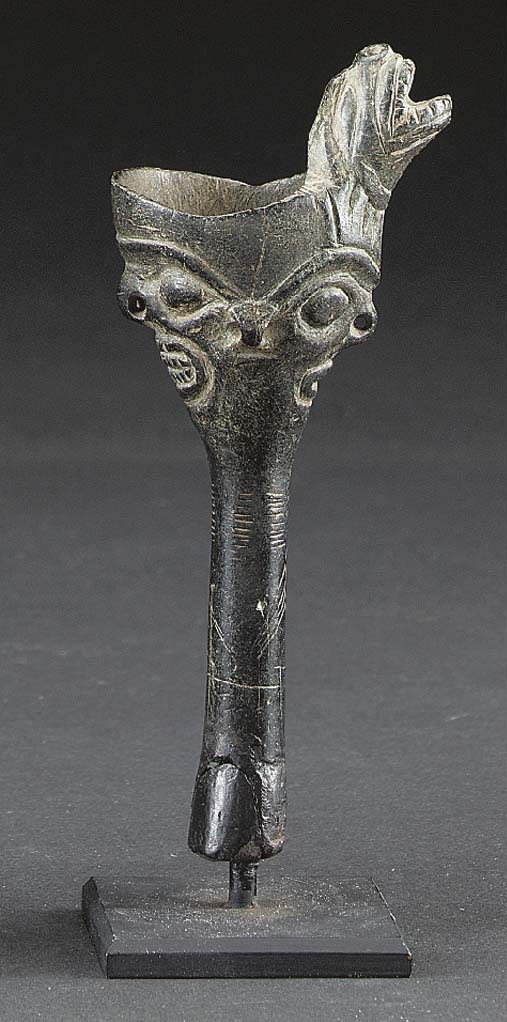 A SALISH BLACK STONE PIPE
