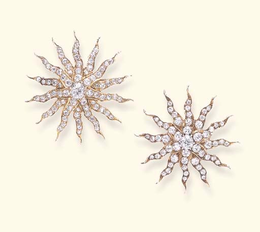 A PAIR OF ANTIQUE DIAMOND SUNBURST BROOCHES | Christie's