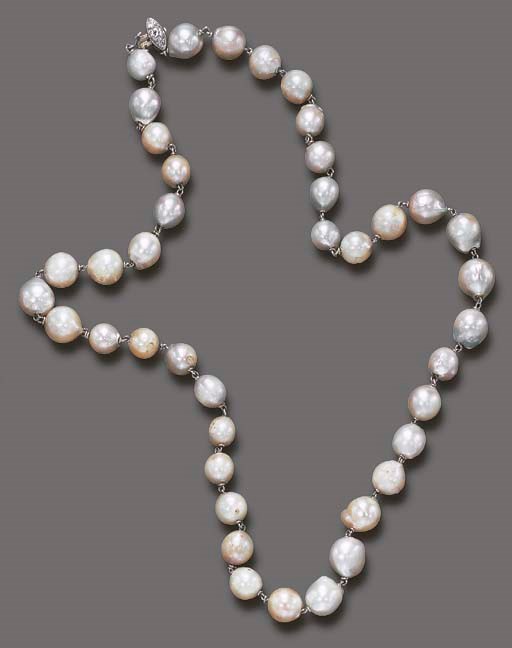 A SINGLE-STRAND PEARL NECKLACE, BY TIFFANY & CO. | Christie's