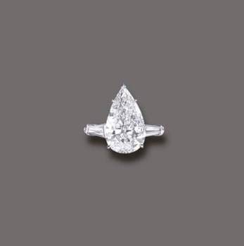 A FINE DIAMOND RING | Christie's