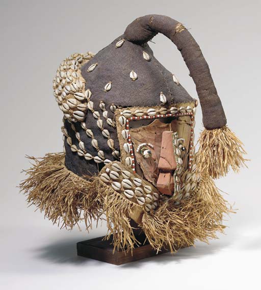 A FINE YAKA HEADREST | Christie's