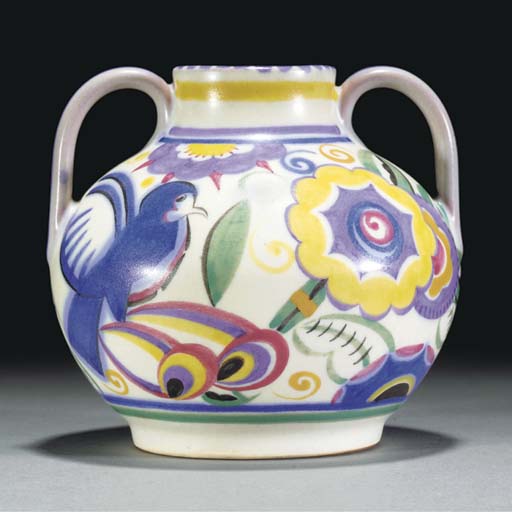 A POOLE POTTERY TWIN-HANDLED VASE DESIGNED BY TRUDA CARTER, PAINTED BY ...