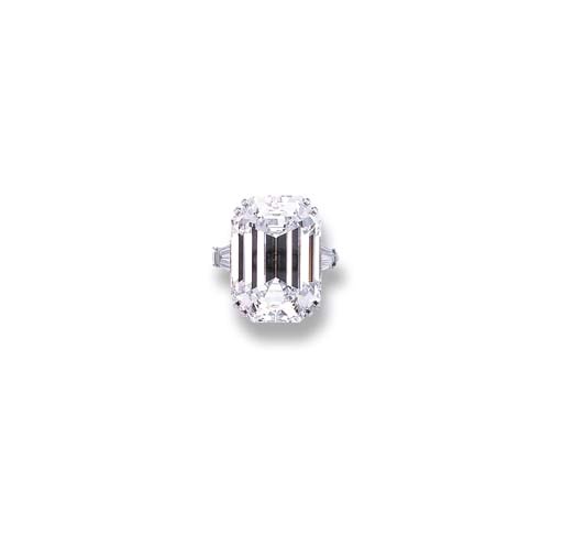 A MAGNIFICENT DIAMOND SINGLE-STONE RING, BY HARRY WINSTON | Christie's
