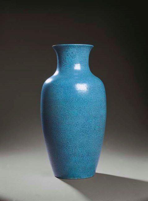 A FINE AND RARE LARGE ROBIN'S-EGG-GLAZED VASE | Christie's