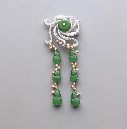 A MAGNIFICENT PAIR OF DIAMOND EAR PENDANTS | Christie's