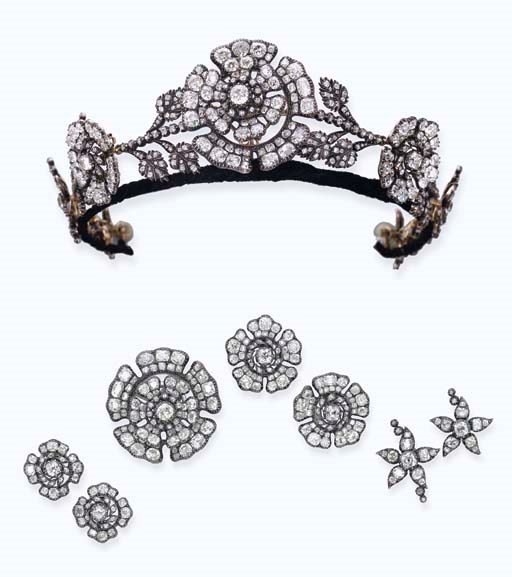 AN ANTIQUE DIAMOND TIARA/NECKLACE, BY GARRARD | Christie's