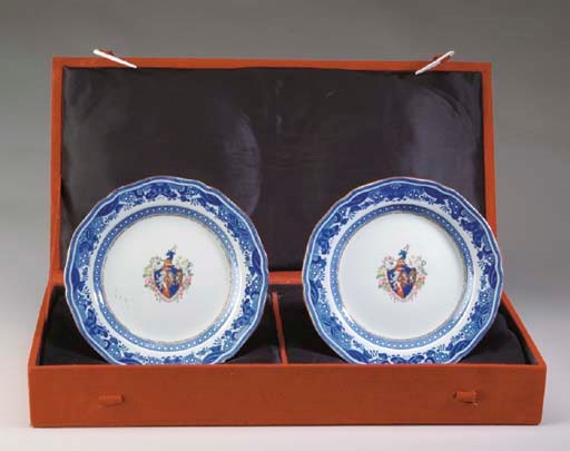 A PAIR OF SPODE ARMORIAL PORCELAIN PLATES, , PRINTED SPODE MARKS, 19TH ...