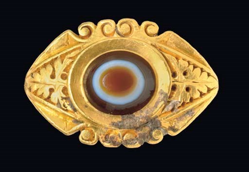 A ROMAN GOLD AND EYE AGATE FINGER RING , CIRCA 2ND-3RD CENTURY A.D ...