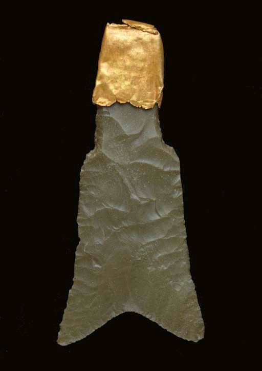 AN EGYPTIAN FLINT AND GOLD FISHTAIL KNIFE , PREDYNASTIC PERIOD, 3500 ...