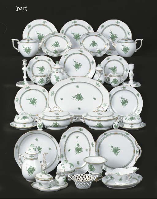 (218) An extensive Herend Hungarian porcelain green floral 'Count ...