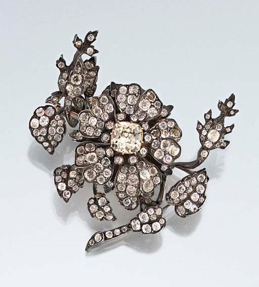 A 19TH CENTURY PASTE BROOCH | Christie's