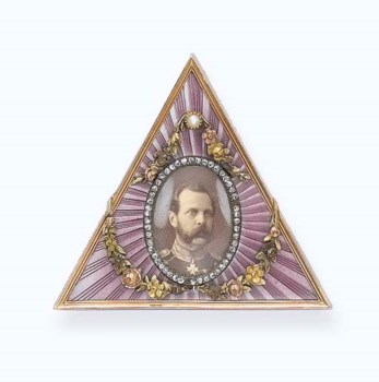 A RUSSIAN ANTIQUE ENAMEL PICTURE FRAME WITH A PHOTOGRAPH OF TSAR ...