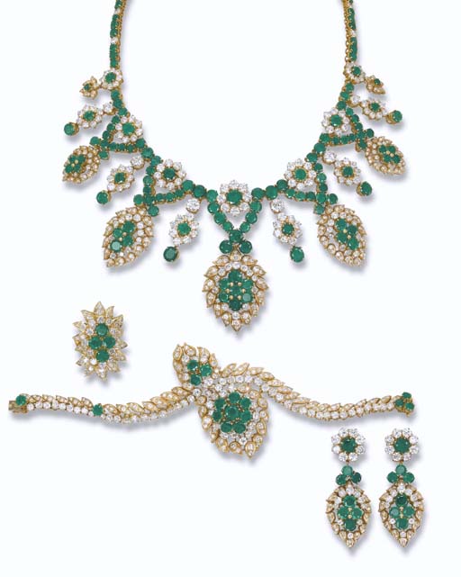 A SAPPHIRE AND DIAMOND RING, BY PIAGET | Christie's