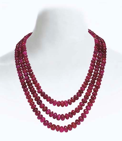 A RUBY BEAD NECKLACE | Christie's