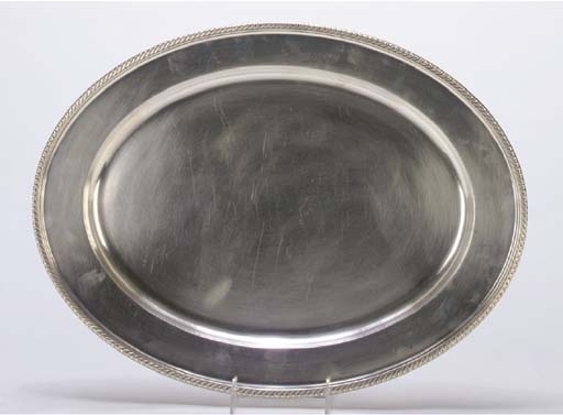 A PAIR OF AMERICAN SILVER OVAL PLATTERS,