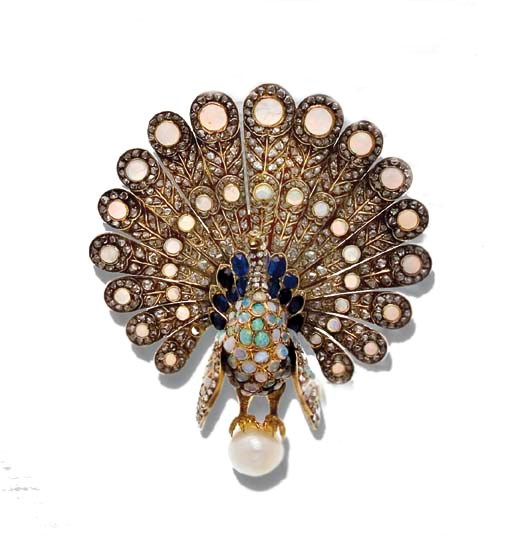 BROCHE PAON OPALE, SAPHIRS ET DIAMANTS | Christie's
