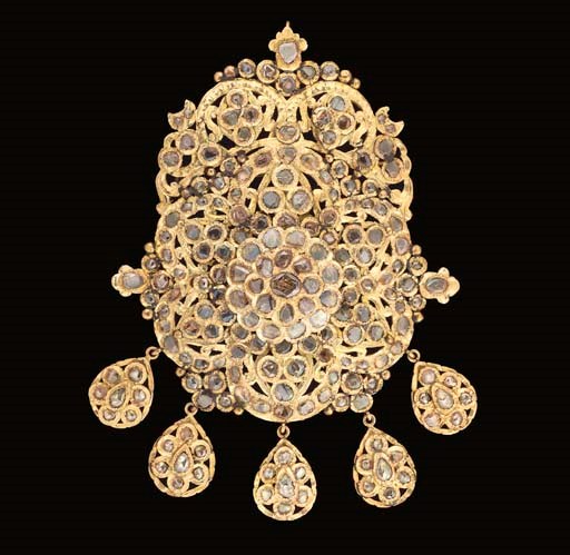 A LARGE MOROCCAN DIAMOND INSET GOLD BROOCH (TAB) , FEZ, FIRST HALF 19TH ...