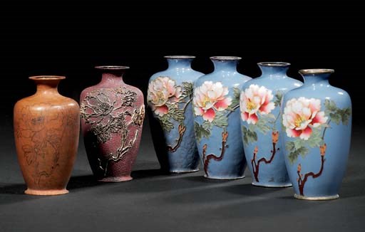 A SET OF SIX VASES , MEIJI PERIOD (LATE 19TH CENTURY) | Christie's