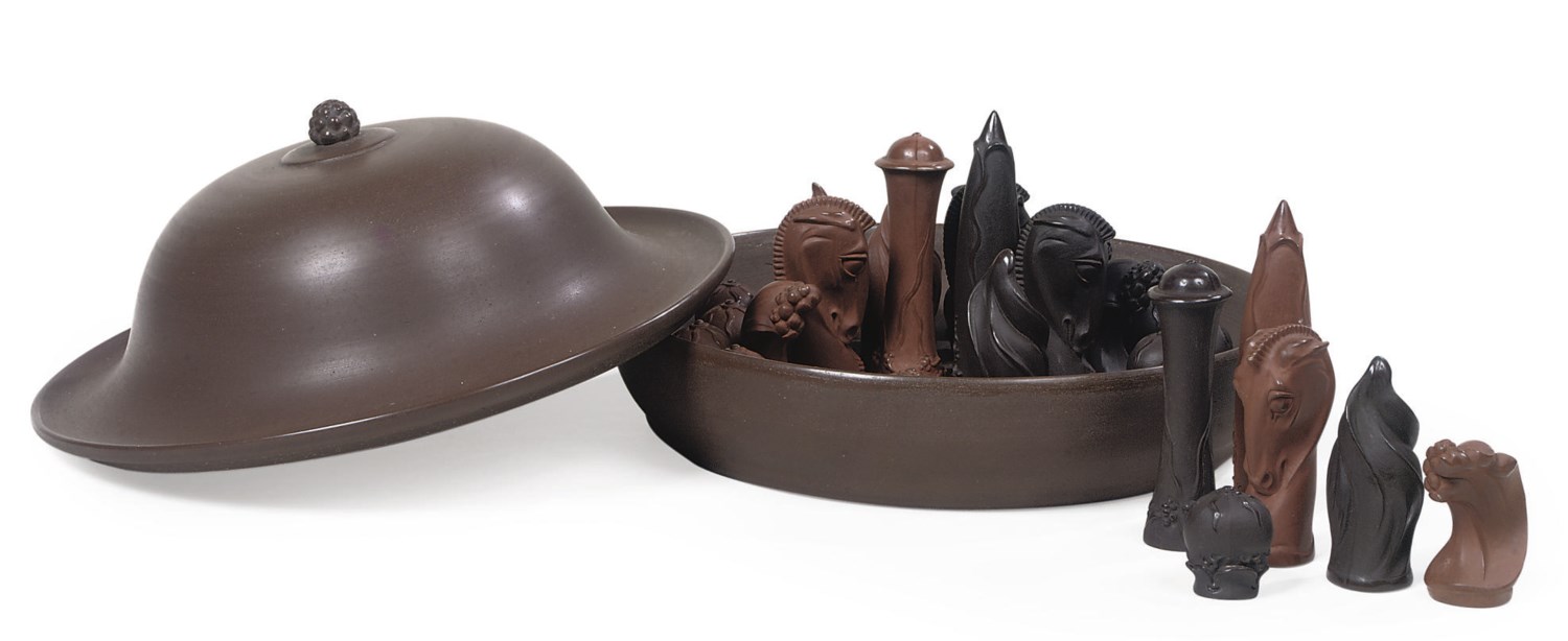 A GERMAN MEISSEN STONEWARE FUTURISTIC CHESS SET