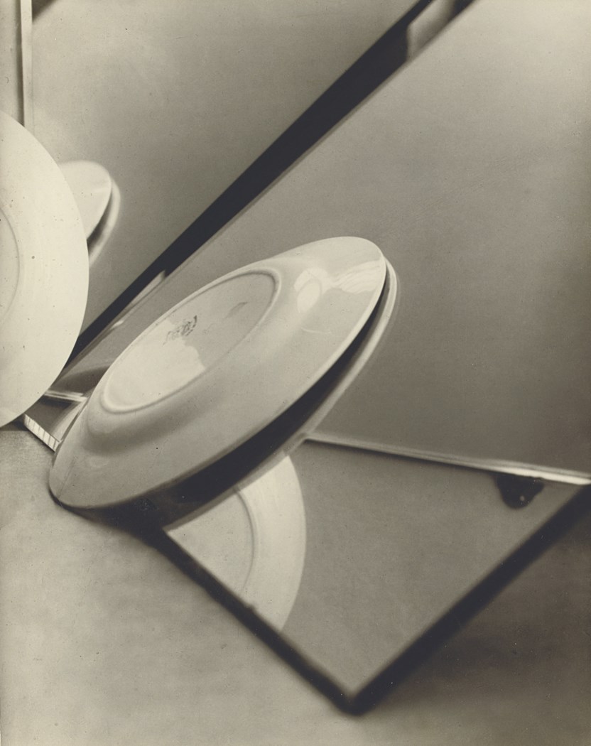 FLORENCE HENRI (1893-1982) , Composition (plates and mirrors), 1929 ...
