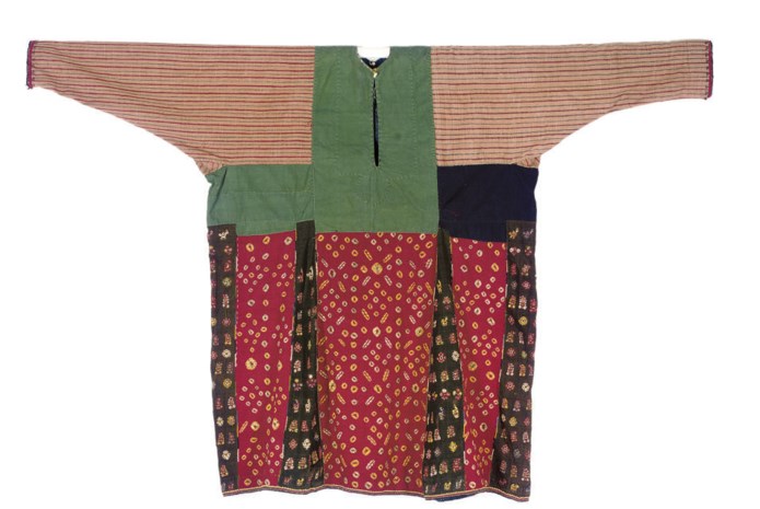 A COTTON AND SILK DRESS, YAZD, ZOROASTRIAN, 19TH CENTURY | Christie's