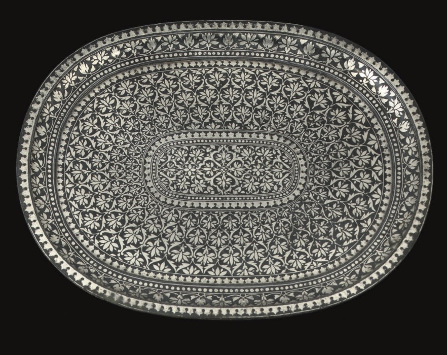 A BIDRIWARE TRAY, INDIA, 18TH CENTURY | Christie's