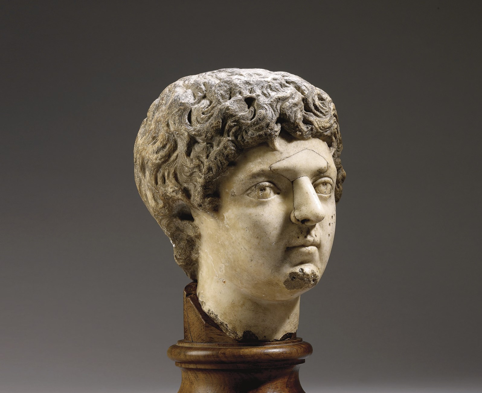 A ROMAN MARBLE PORTRAIT HEAD OF THE EMPEROR CARACALLA , CIRCA 196-204 A ...