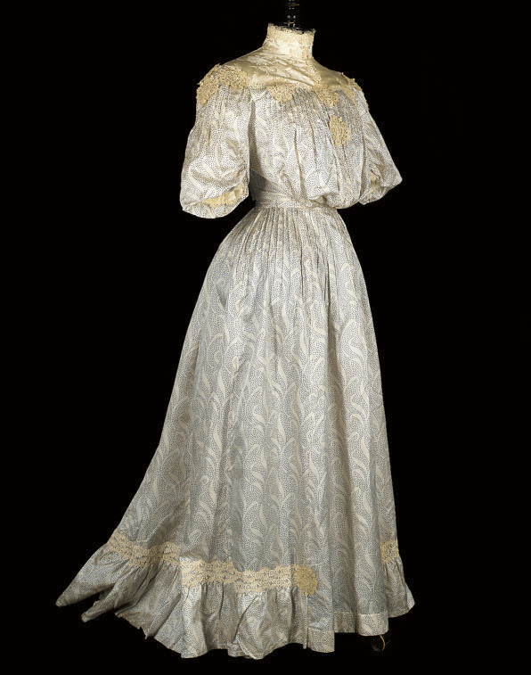 TWO GIRLS' FINE WHITEWORK DRESSES , ENGLISH, 1800-1810 | Christie's