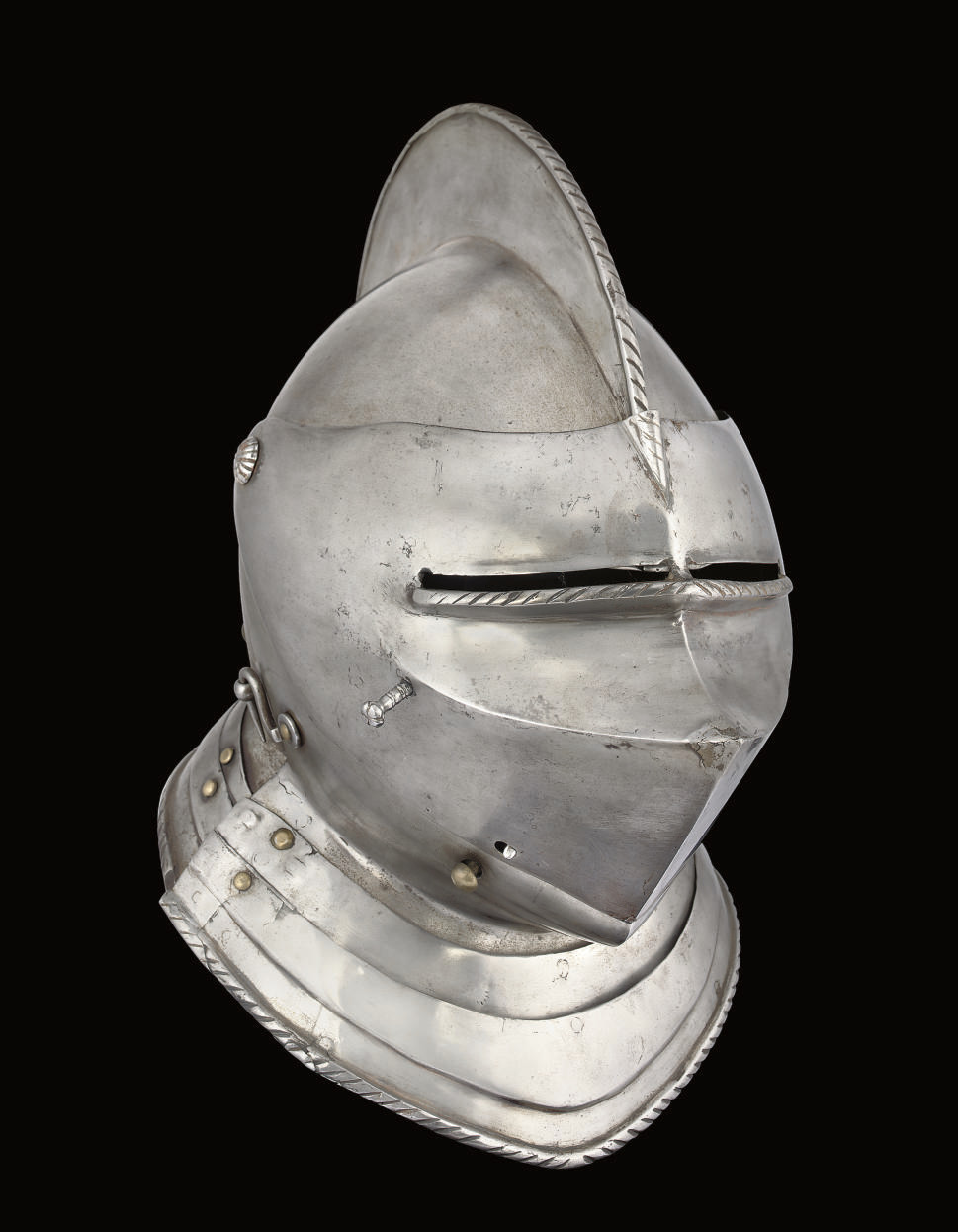A COMPOSITE CLOSE HELMET