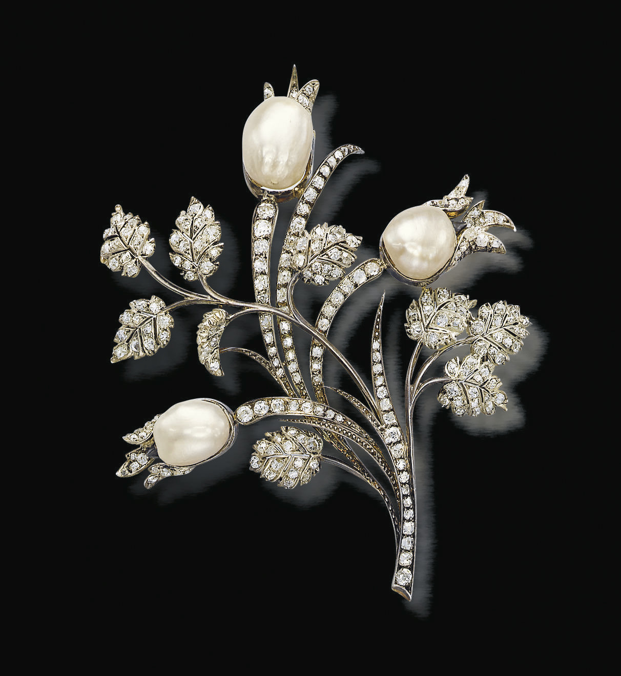 AN ANTIQUE NATURAL PEARL AND DIAMOND BROOCH | Christie's