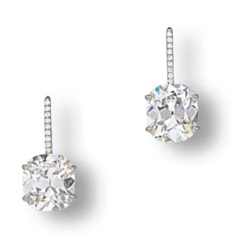 A PAIR OF DIAMOND EAR PENDANTS | Christie's