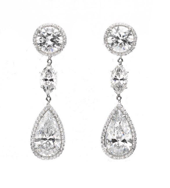 A PAIR OF IMPORTANT DIAMOND EAR PENDANTS | Christie's