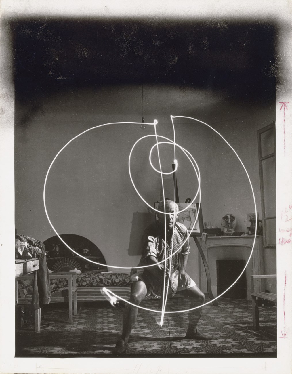 GJON MILI (1904-1984) , Picasso draws an abstraction, 1950 | Christie's