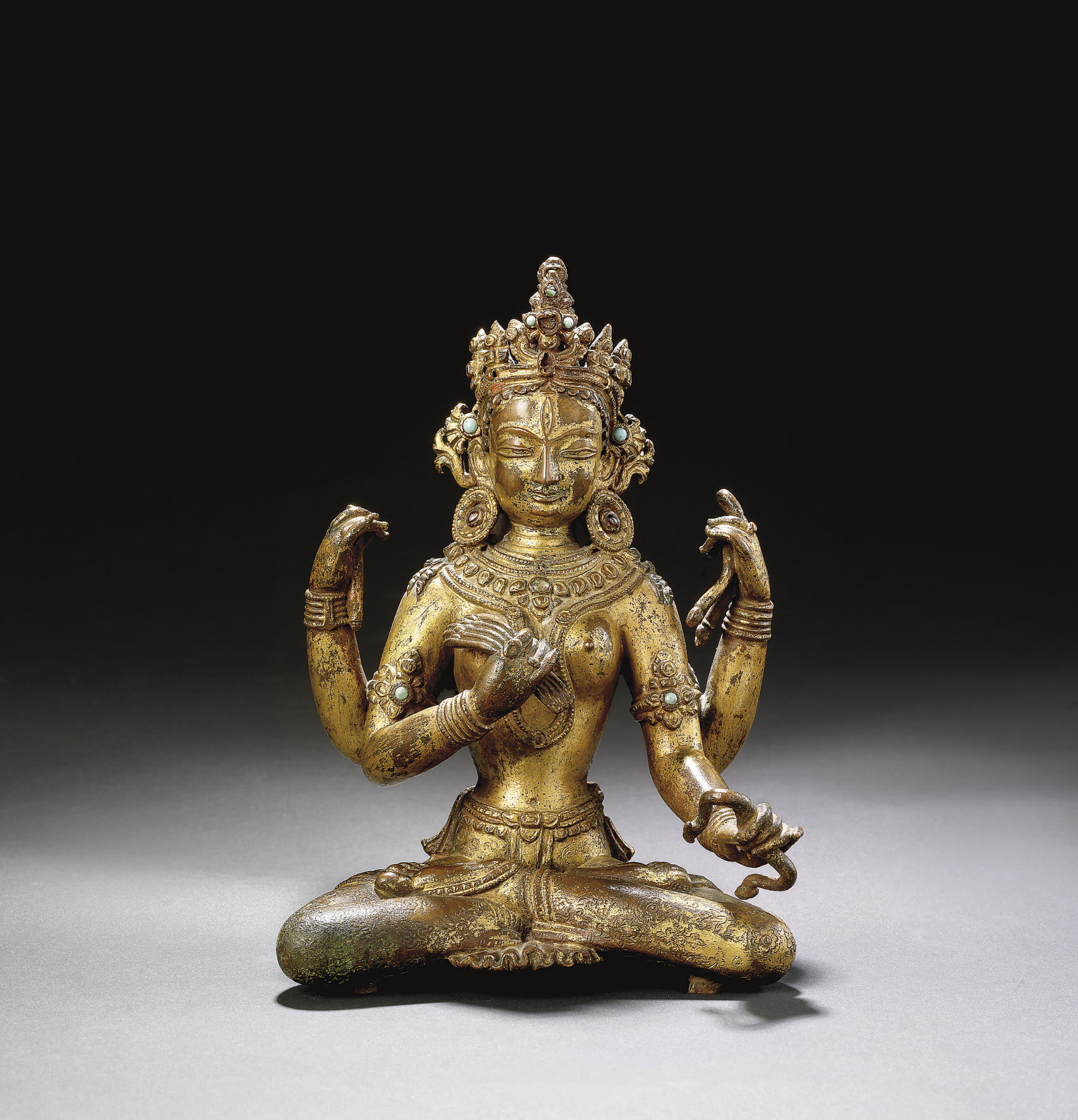STATUE DE BOUDDHA SHAKYAMUNI EN BRONZE, TIBET, XVEME SIECLE | Christie's