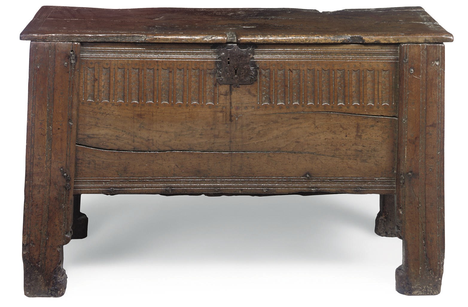 AN ELIZABETHAN OAK BOARDED CHEST , LATE 16TH CENTURY, WELSH BORDERS ...