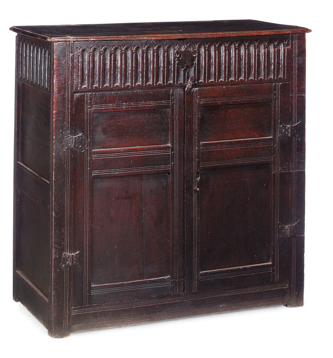 AN ELIZABETHAN OAK BOARDED CHEST , LATE 16TH CENTURY, WELSH BORDERS ...