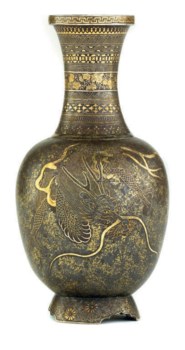 A Komai Vase , SIGNED KYOTO KOMAI SHINRAKUDO SEI, MEIJI PERIOD (LATE ...