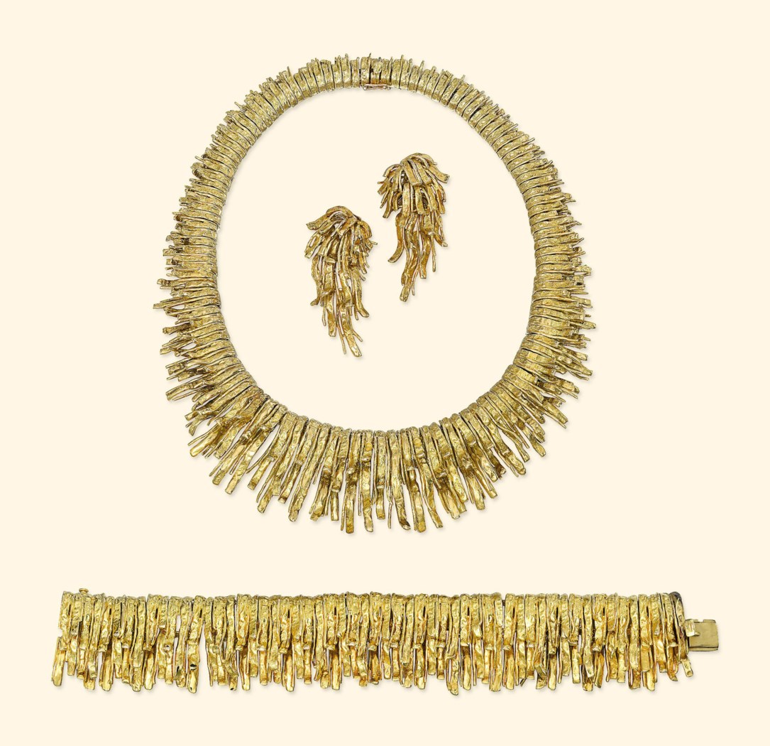 A SUITE OF 18 CARAT 'INCA' JEWELLERY, BY CHAUMET | Christie's