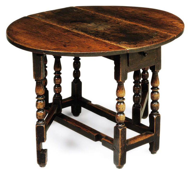 A SMALL QUEEN ANNE OAK GATELEG TABLE