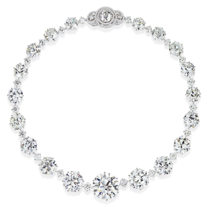 A SPECTACULAR DIAMOND RIVIÈRE